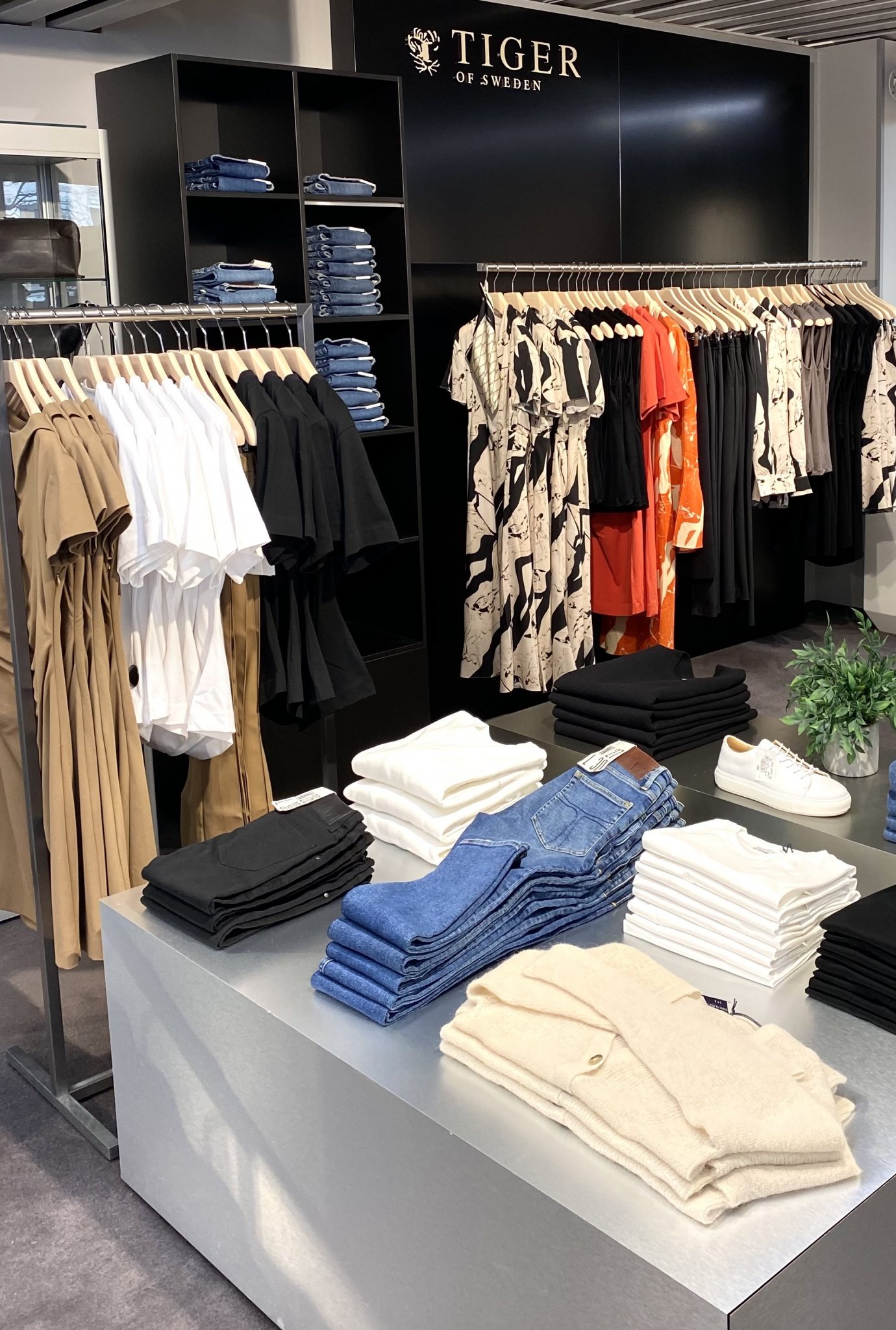 Aukia Brand Stores - Aukia vaatteet netistä