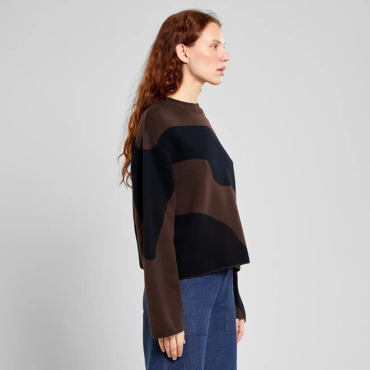 Dedicated Sweater Limhamn Flowy Block Black/Coffee Brown - Aukia